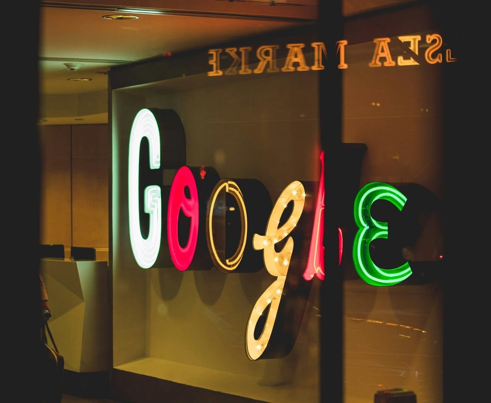 7 Ways to Use Predictive HR Analytics (w/ Real Examples)